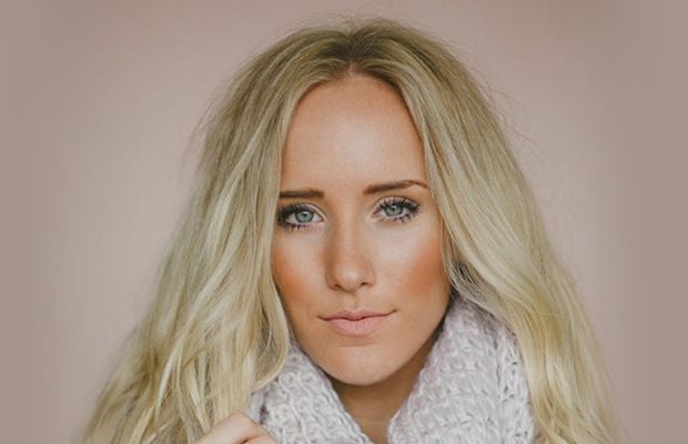 This Woman Earns $65,000 A Month & Is Etsy's Richest Seller