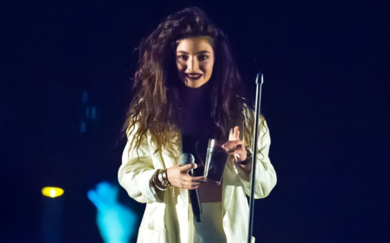 Lorde Answers Fan Questions On Tumblr